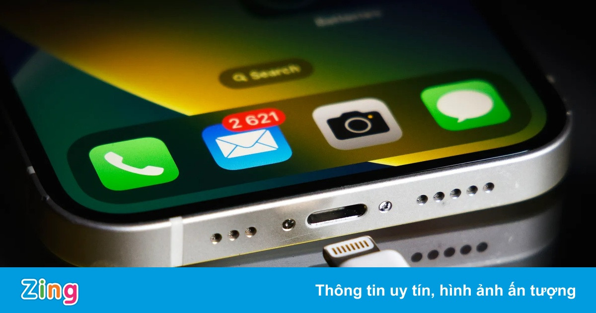 Còn lâu cổng Lightning mới biến mất