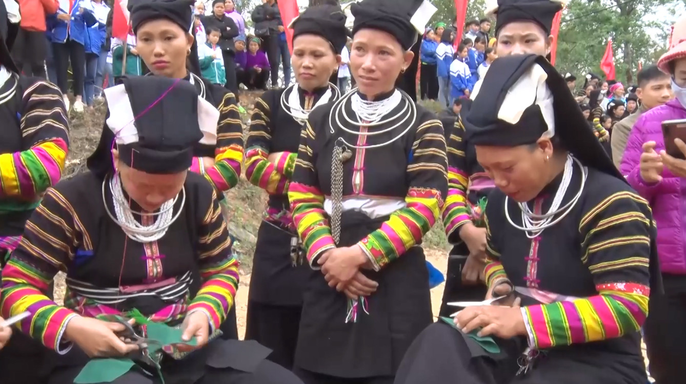 Từng bước nâng cao đời sống vật chất, tinh thần của đồng bào dân tộc Lô Lô