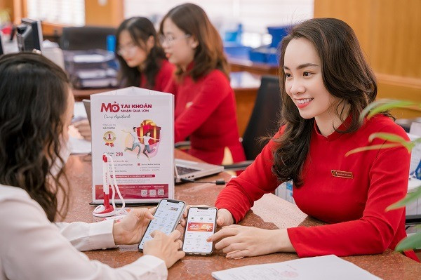 Lợi nhuận tăng mạnh, nhân viên Agribank thu nhập bình quân gần 30 triệu ...