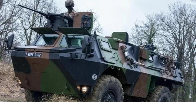 Nga phá hủy đoàn xe bọc thép chở quân VAB ở Ukraine