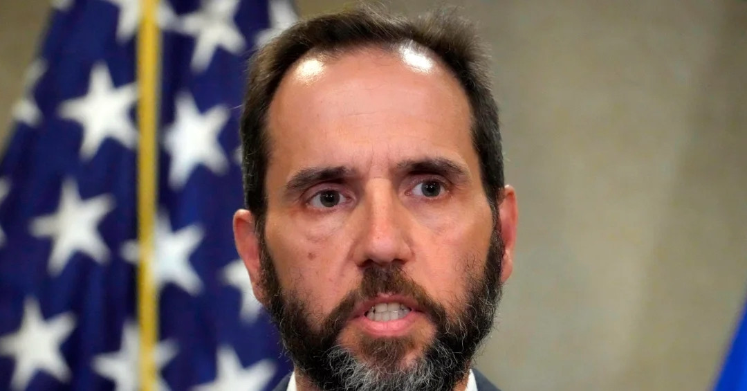 Công tố viên đặc biệt Mỹ đề nghị hoãn phiên tòa xử ông Trump vì vụ tài ...