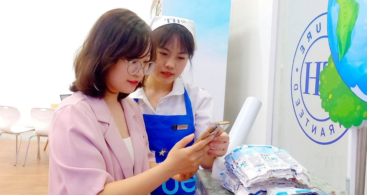 Những người trẻ ‘thu gom vỏ hộp, lan tỏa sống xanh’ cùng TH true Milk