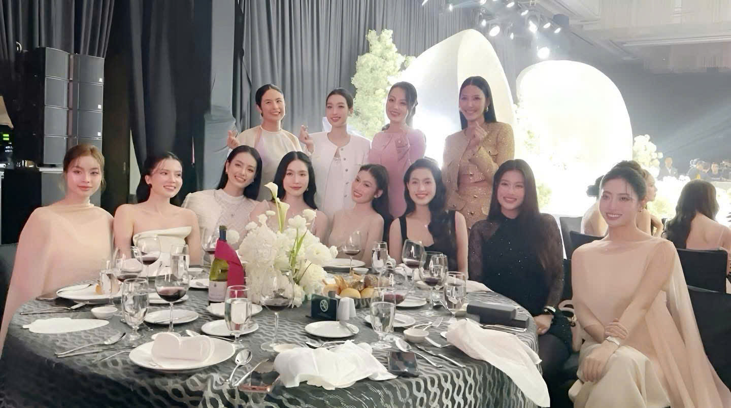 Đỗ Mỹ Linh lộ bụng nhô cao thấy rõ tại đám cưới Đỗ Hà, nghi vấn bầu bí lần 2?