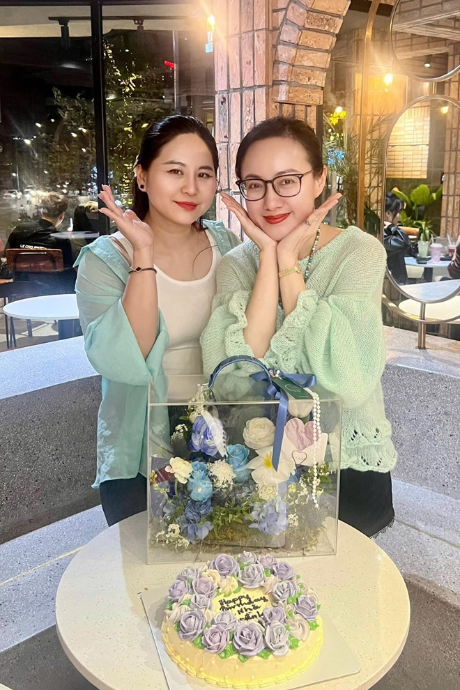 Không nhận ra vẻ ngoài trẻ trung, cá tính của MC Hoài Anh VTV