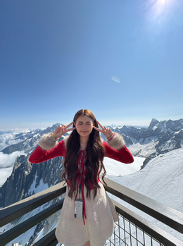 Quyền Linh mặc đồ cũ, đi dép tổ ong nhưng cho con gái 'dát' 200 triệu ...