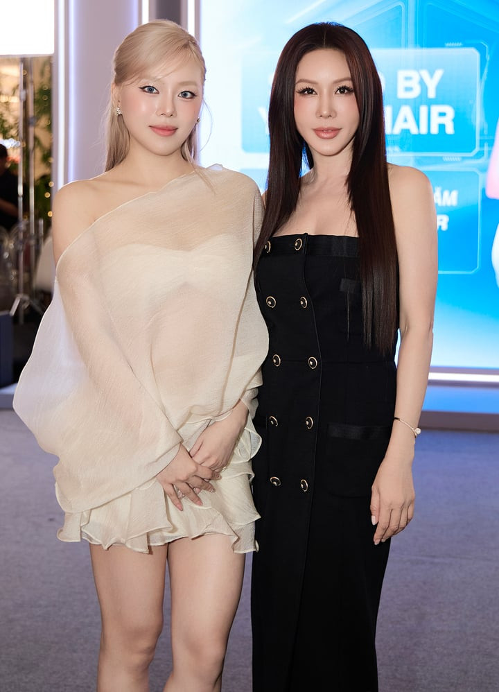 Con gái duy nhất của Hoa hậu Thu Hoài: Nói 3 thứ tiếng, 25 tuổi làm Phó giám đốc