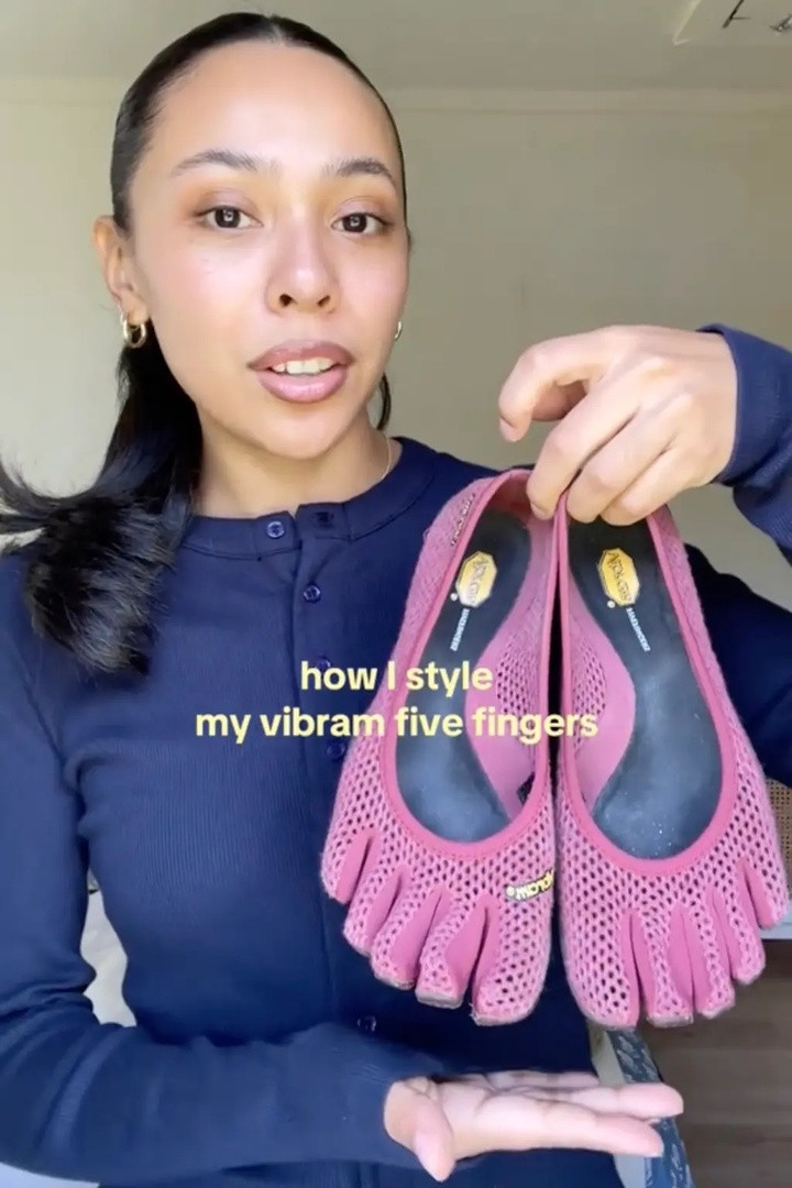 'Bao cao su dành cho chân' từng bị chế giễu thậm tệ trở thành hot trend hè 2025