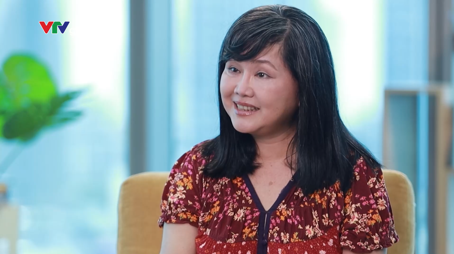 Nhan sắc nhà báo Thu Uyên và lần dẫn trực tiếp đầu tiên trên VTV