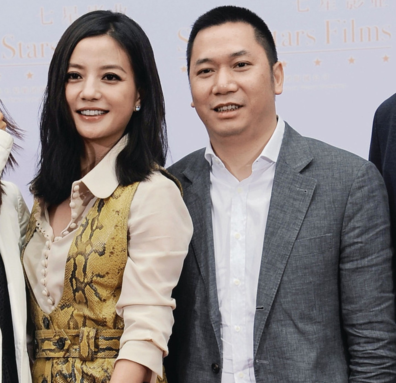 Sai lầm khiến Triệu Vy đóng băng hết tài sản