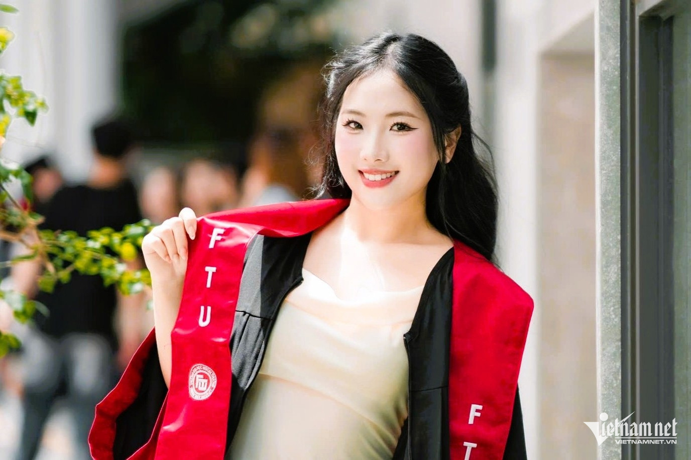 Thủ khoa xinh đẹp Đại học Ngoại thương với 3 môn đạt điểm 10 tuyệt đối