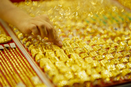 Giá vàng rơi tự do hơn 11 triệu đồng/lượng từ đỉnh, điều gì chờ đợi ...